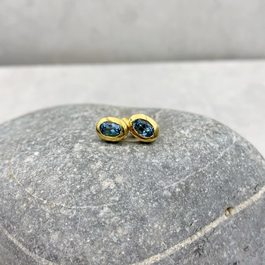 Aquamarin Ohrstecker Gelbgold – Arntz Goldschmiede Starnberg bei München